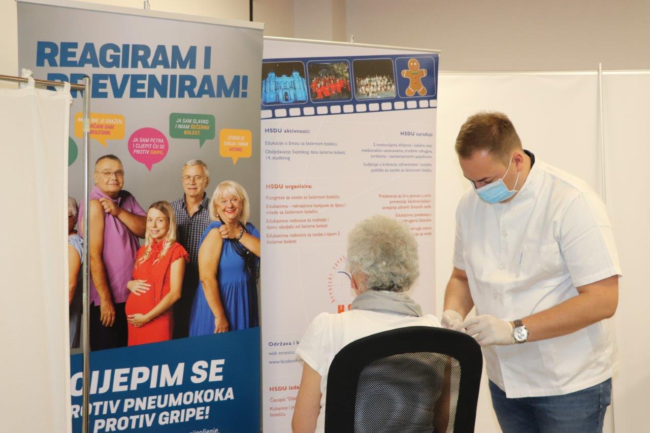 POČELO CIJEPLJENJE PROTIV GRIPE, STRUČNJACI POZIVAJU I NA CIJEPLJENJE PROTIV PNEUMOKOKA